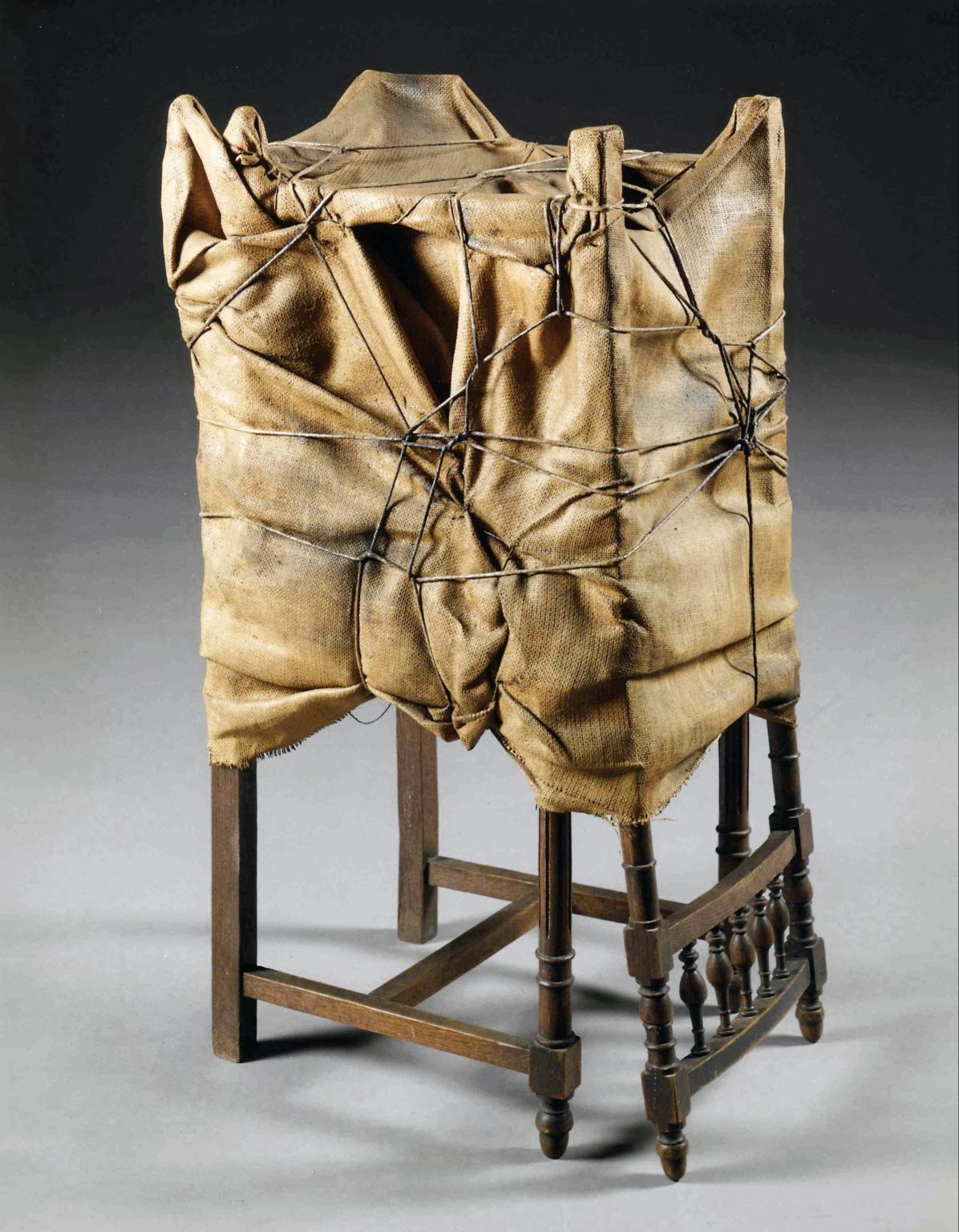 CHRISTO — WRAPPED FURNITURE AND OBJECTS 1961–1963 – Paris-LA